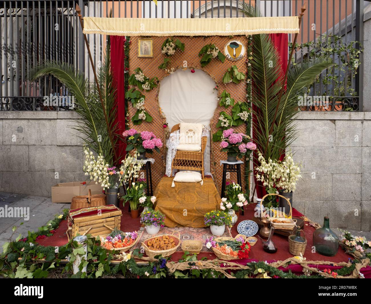 Madrid, Spain. 7th May, 2023. An empty altar made plams, peonies, other ...