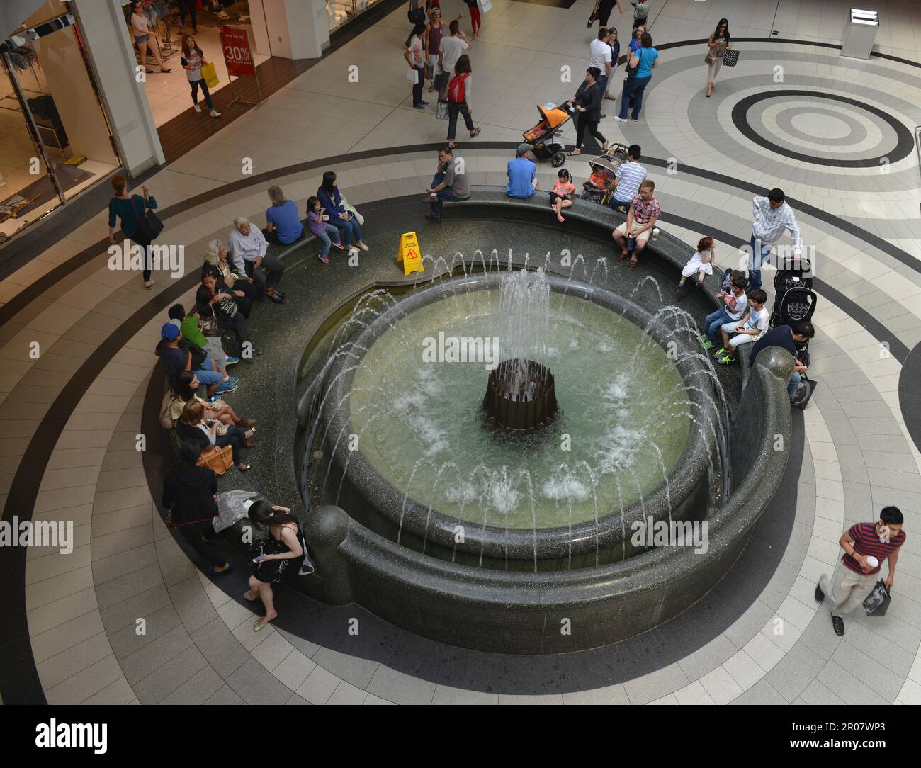 Toronto fountain hi-res stock photography and images - Alamy