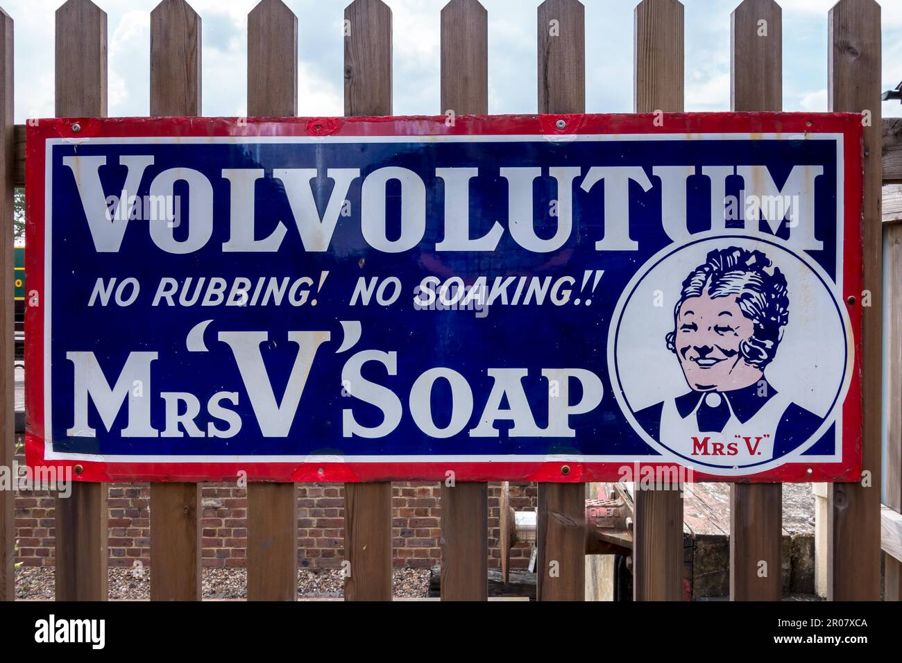 Volvolutum sign at Sheffield Park Station Stock Photo - Alamy