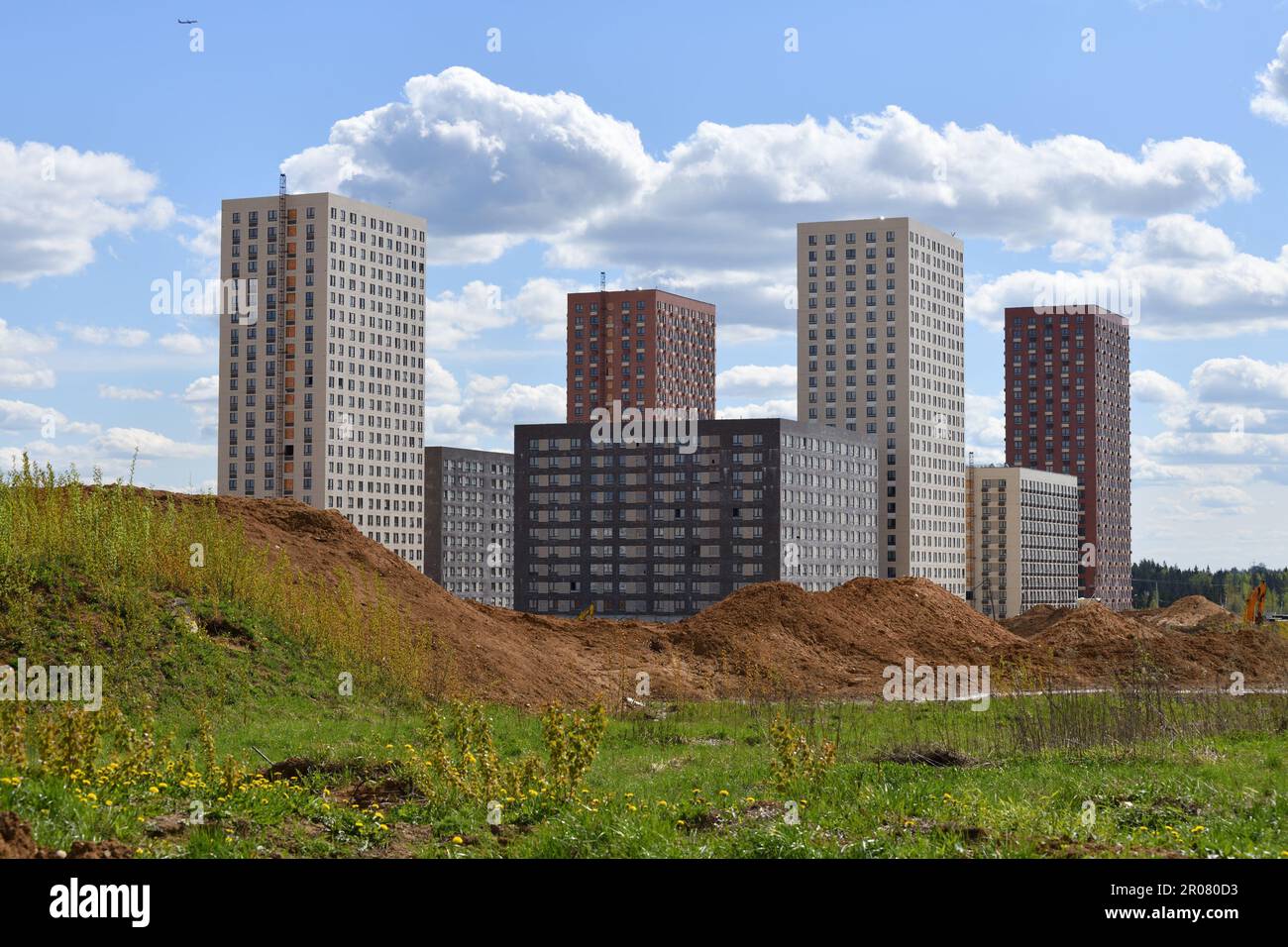 modern high-rise apartment new building in Russia Stock Photo - Alamy