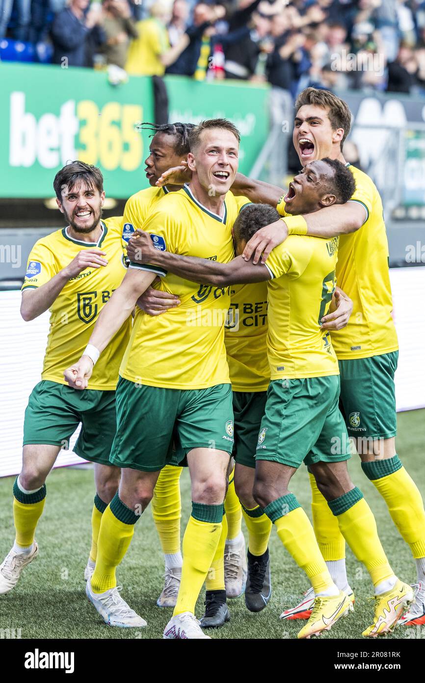 SITTARD - Paul Gladon (M) of Fortuna Sittard cheers after his 1-0 ...