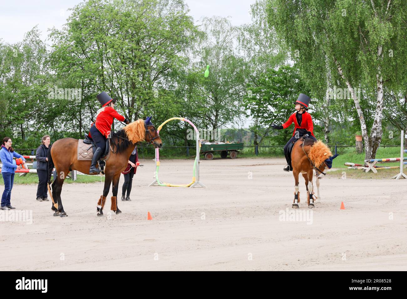 Masked horseman hi-res stock photography and images - Alamy