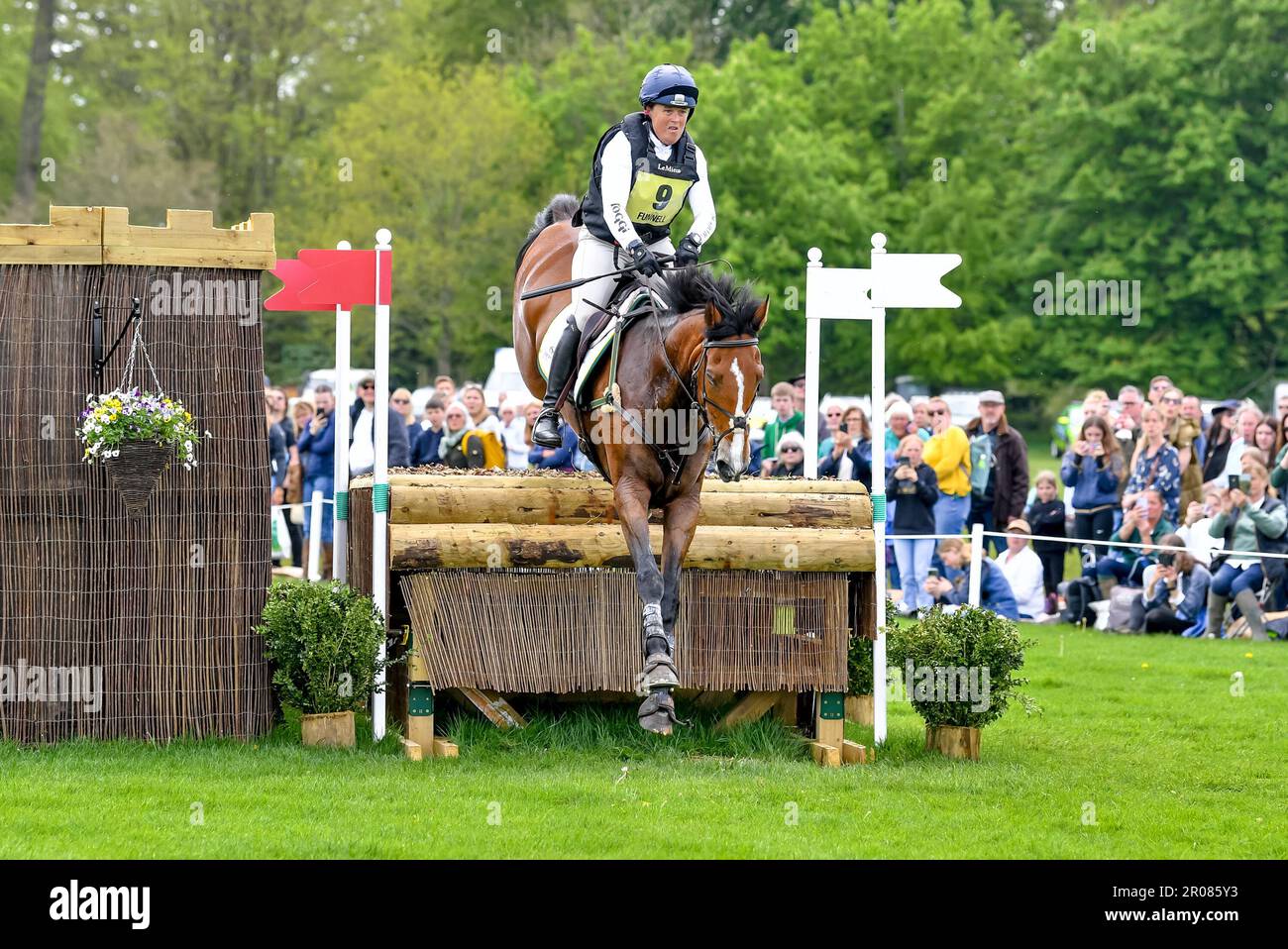 Pippa Funnell riding Majas Hope in the Cross Country at Badminton Horse ...