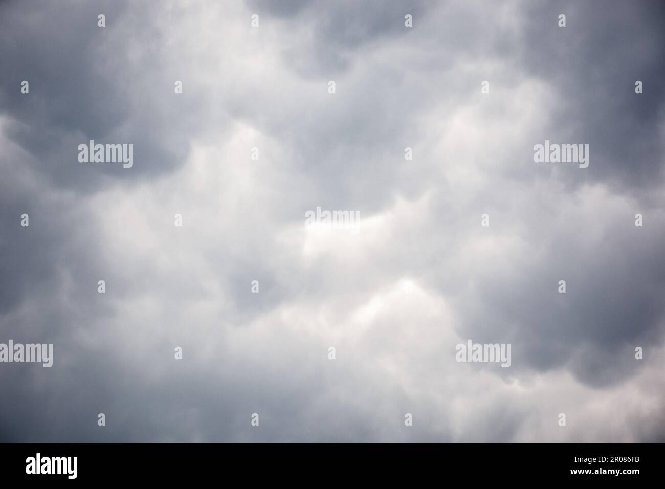 Gray overcast hi-res stock photography and images - Alamy
