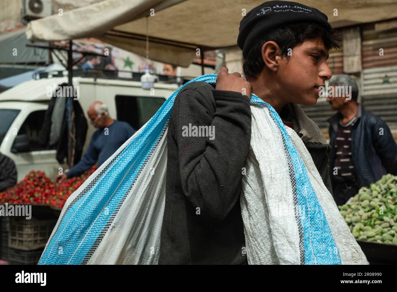 Portrait street children hi-res stock photography and images - Alamy