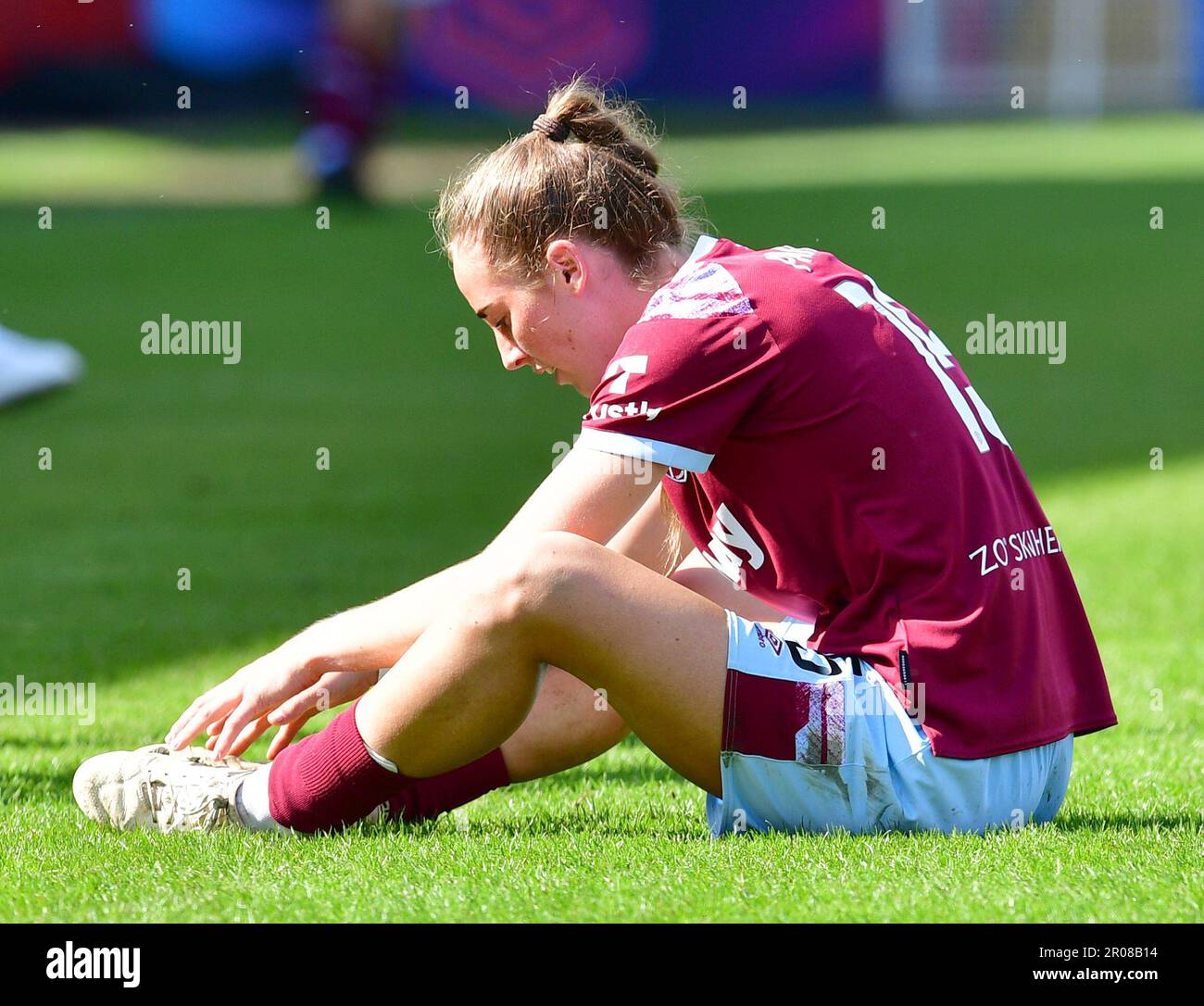 Lucy parker west ham hi-res stock photography and images - Alamy