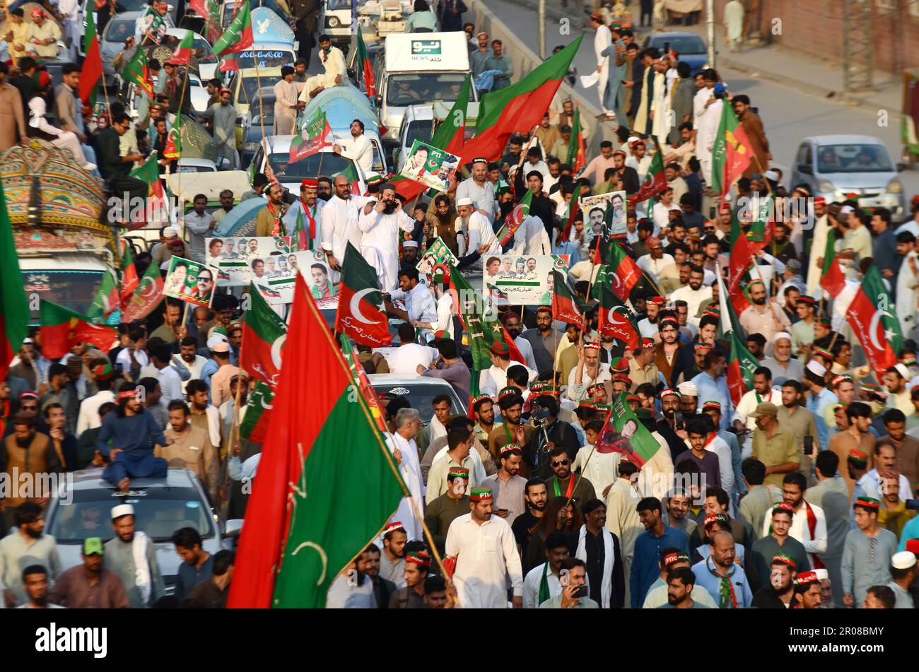 May 6, 2023, Peshawar, Khyber Pakhtunkhwa, Pakistan: Supporters of PTI ...