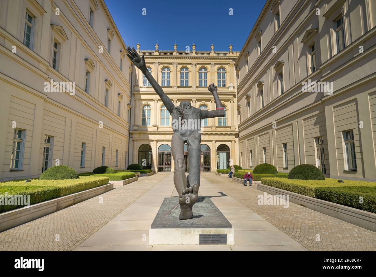 Skulptur von Wolfgang Mattheuer: Jahrhundertschritt, Museum Baberini ...