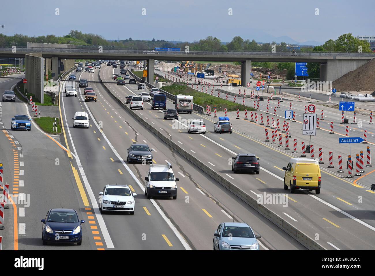 Extension of the A99 motorway near Aschheim in the district of Munich ...