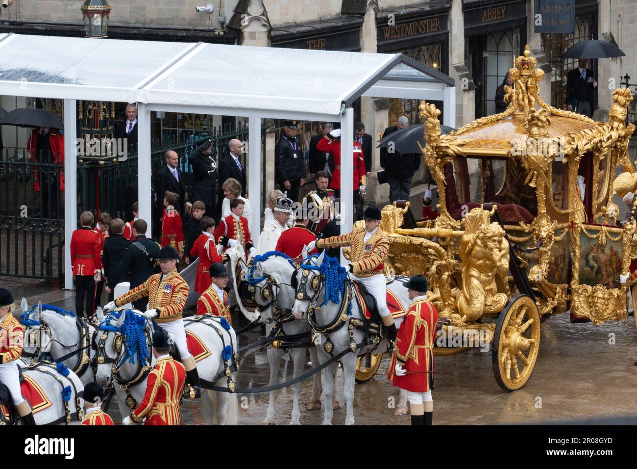 King charles iii coronation carriage hi-res stock photography and ...