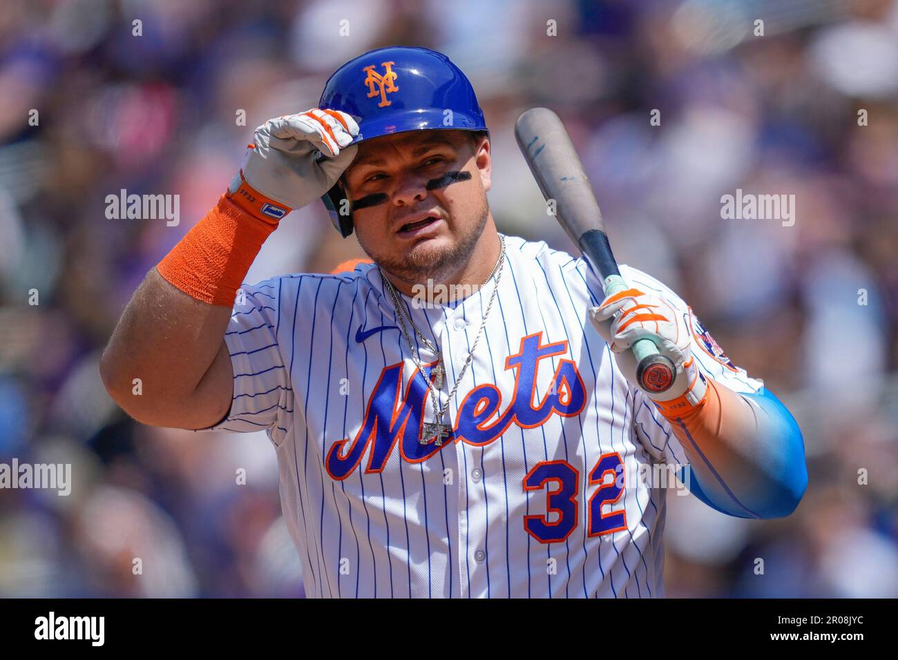New York Mets' Daniel Vogelbach reacts to his swinging strike against ...