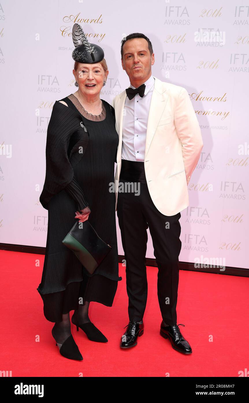 Joan bergin and andrew scott hi-res stock photography and images - Alamy