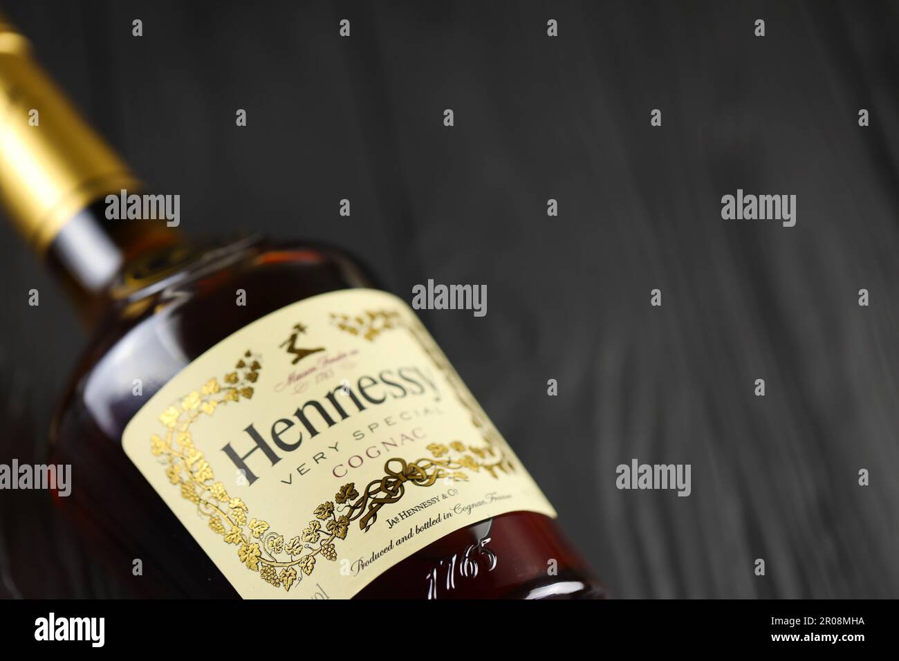 Vintage hennessy cognac bottle hi-res stock photography and images - Alamy