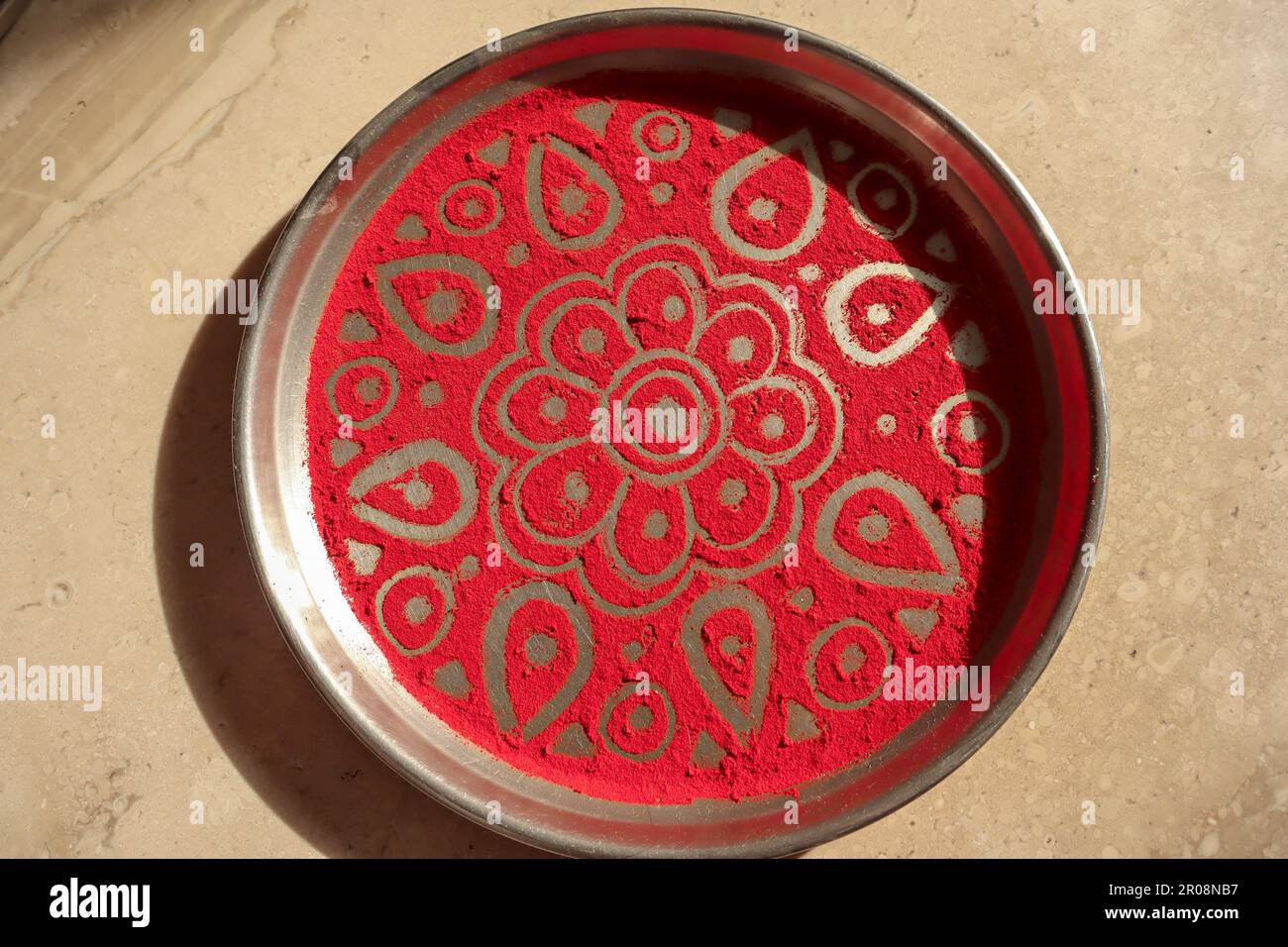 Aarti thali decoration with vermillion. arti thaali decorated with ...