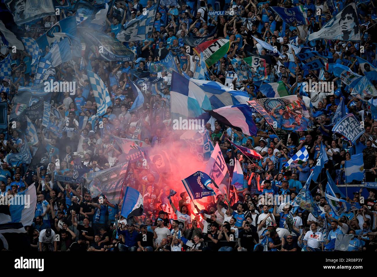 Naples, Italy. 07th May, 2023. Napoli fans celebrate celebrate the ...