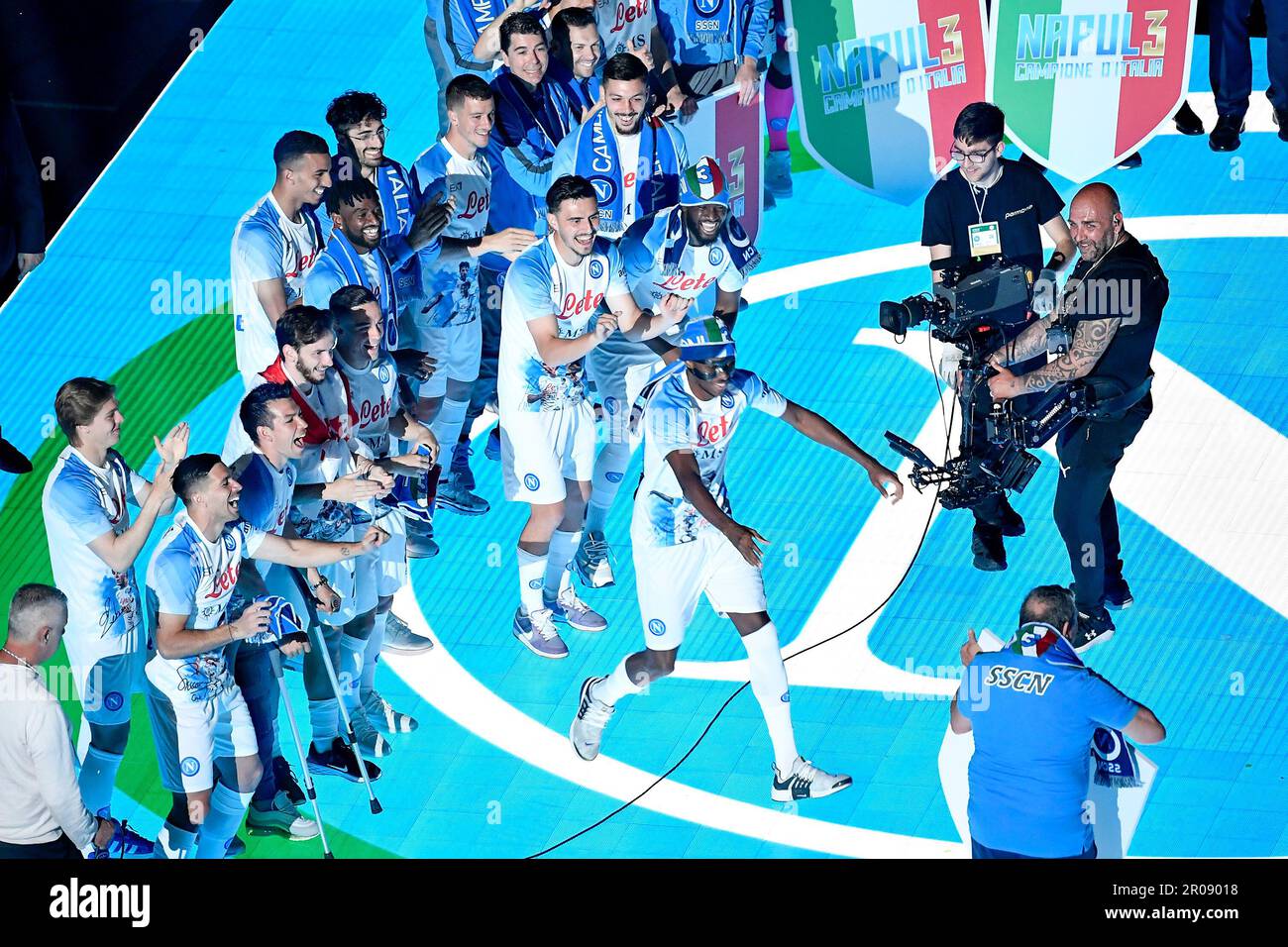 Naples, Italy. 07th May, 2023. Napoli players celebrate the victory of ...