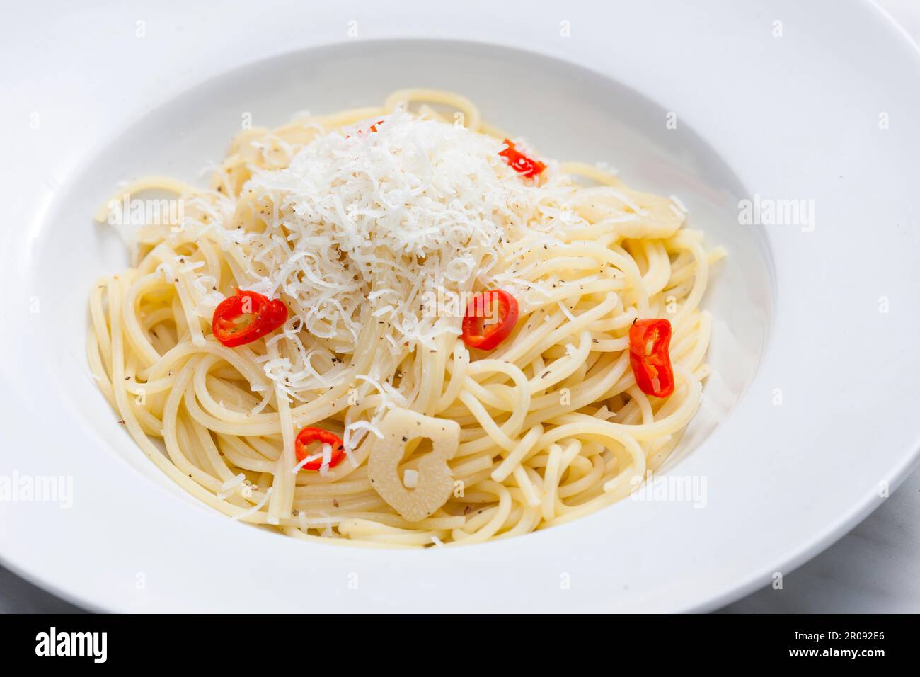 still life of spaghetti aglio e olio Stock Photo - Alamy