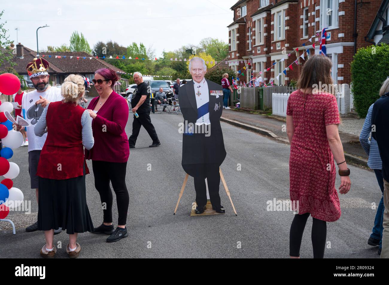 Cardboard cut out of king charles hi-res stock photography and images ...