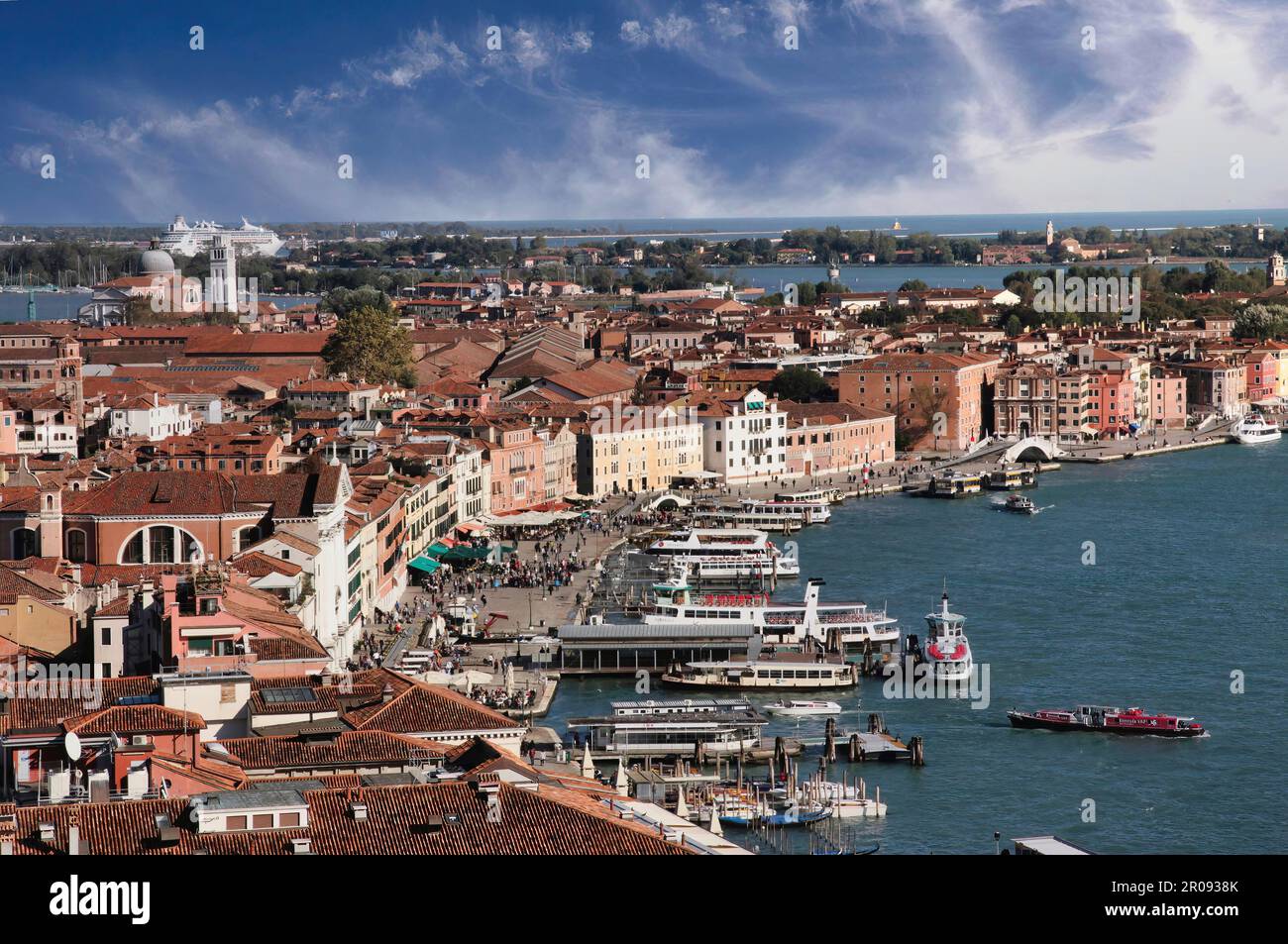 Panoramic view of Venice (Italy) Romantic, captivating and picturesque ...