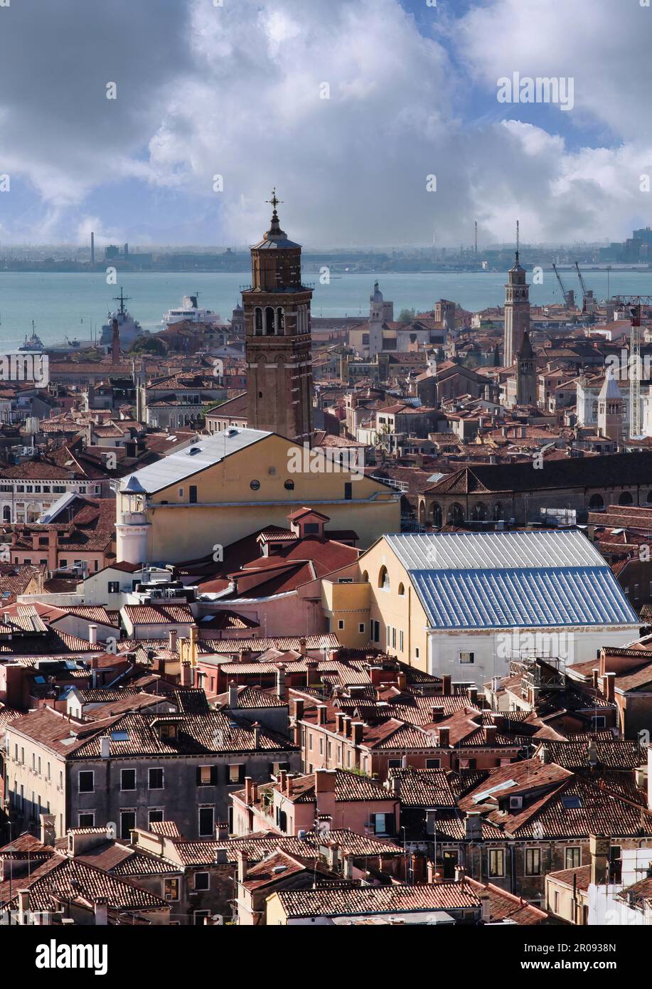 Panoramic view of Venice (Italy) Romantic, captivating and picturesque ...