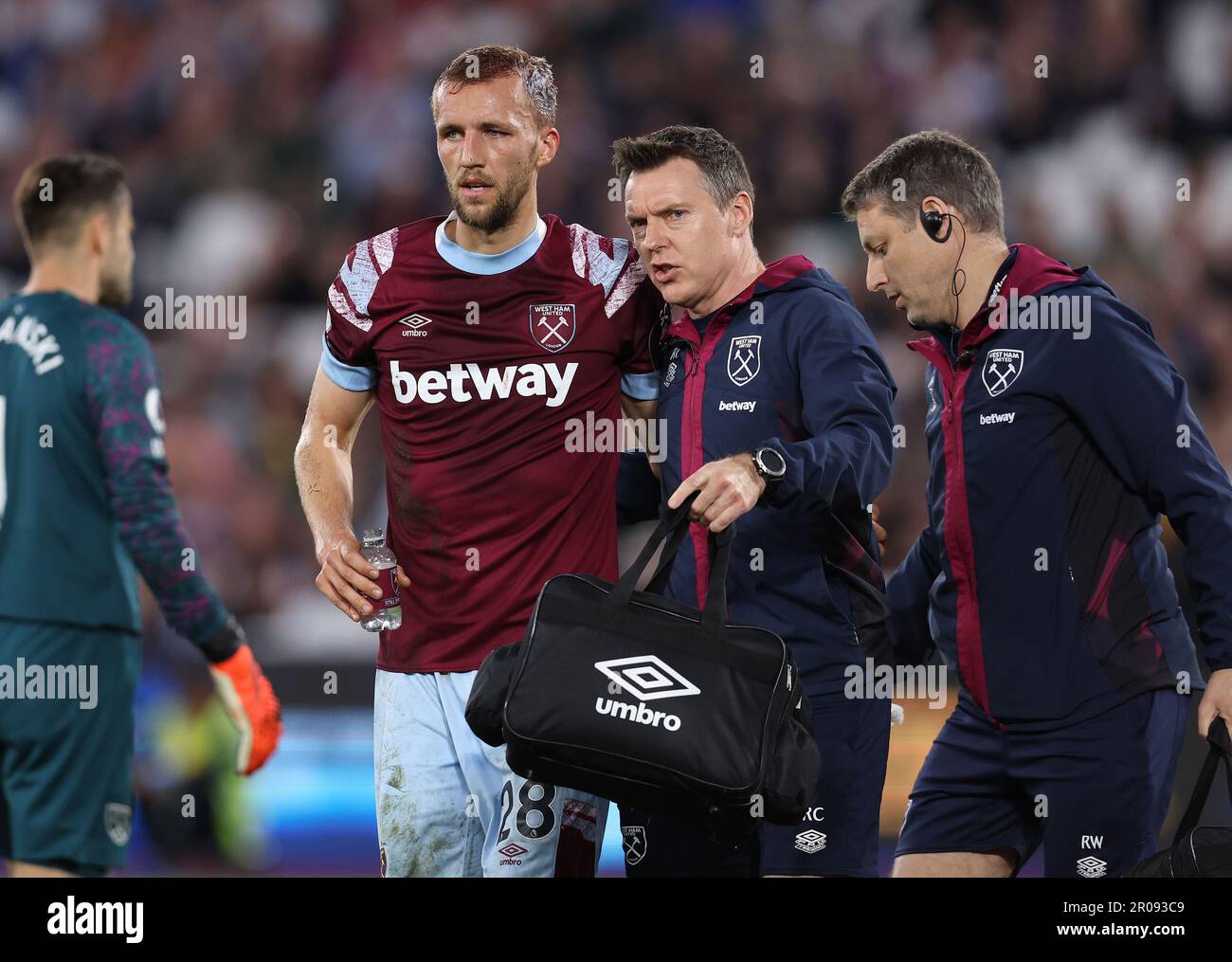 Tomas soucek injury 2023 hi-res stock photography and images - Alamy