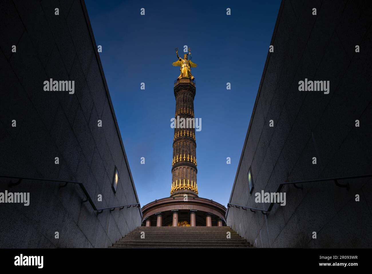 Blue hour at Berlin Victory Column Siegessäule Goldelse taken from ...
