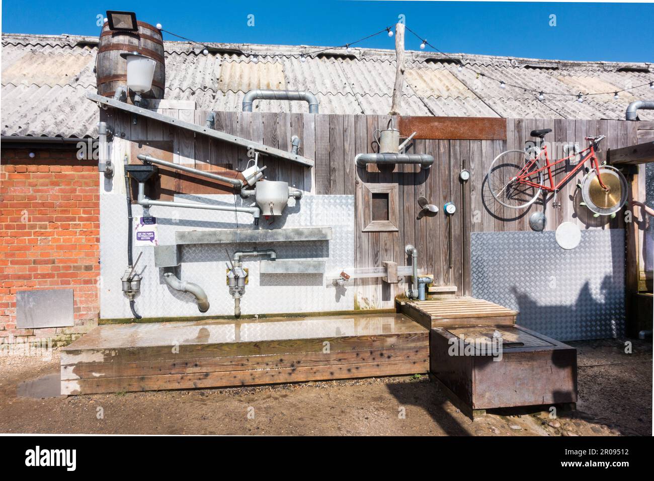 Water contraptions hi-res stock photography and images - Alamy