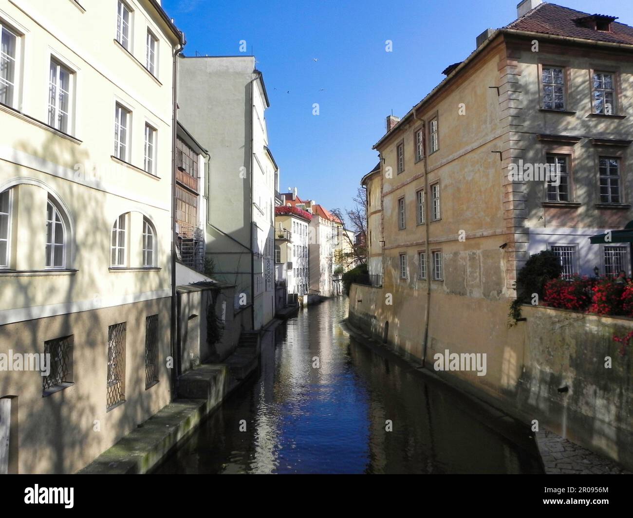 Charles bridge kampa island prague hi-res stock photography and images ...