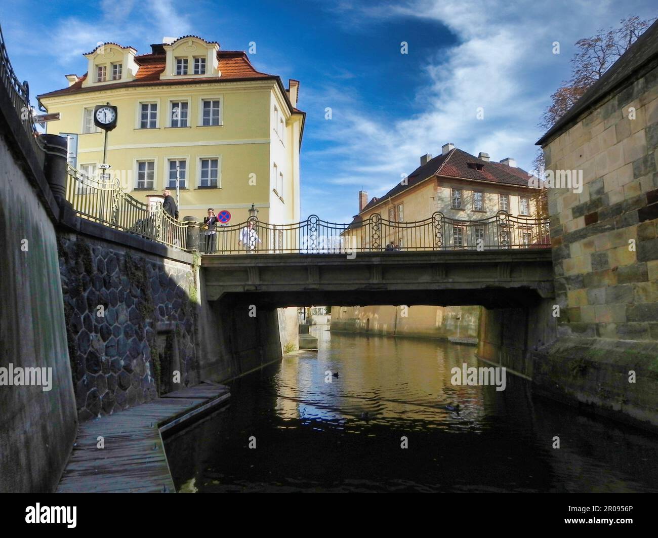 Charles bridge kampa island prague hi-res stock photography and images ...