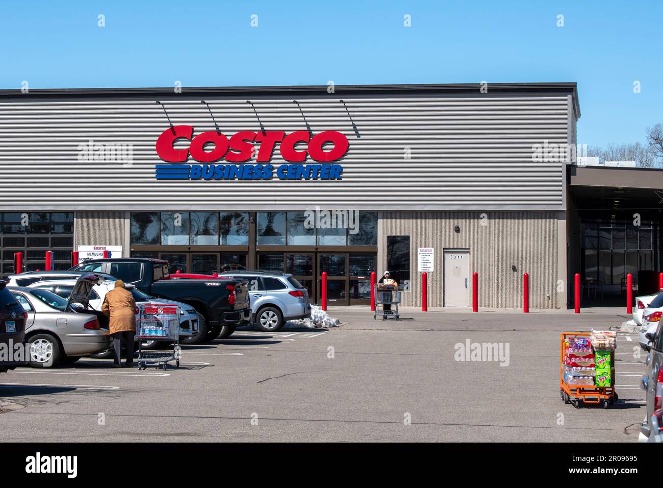 Costco business logo hi-res stock photography and images - Alamy