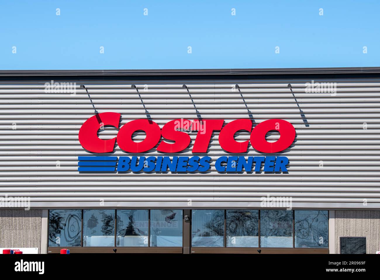 Members only sign hi-res stock photography and images - Alamy