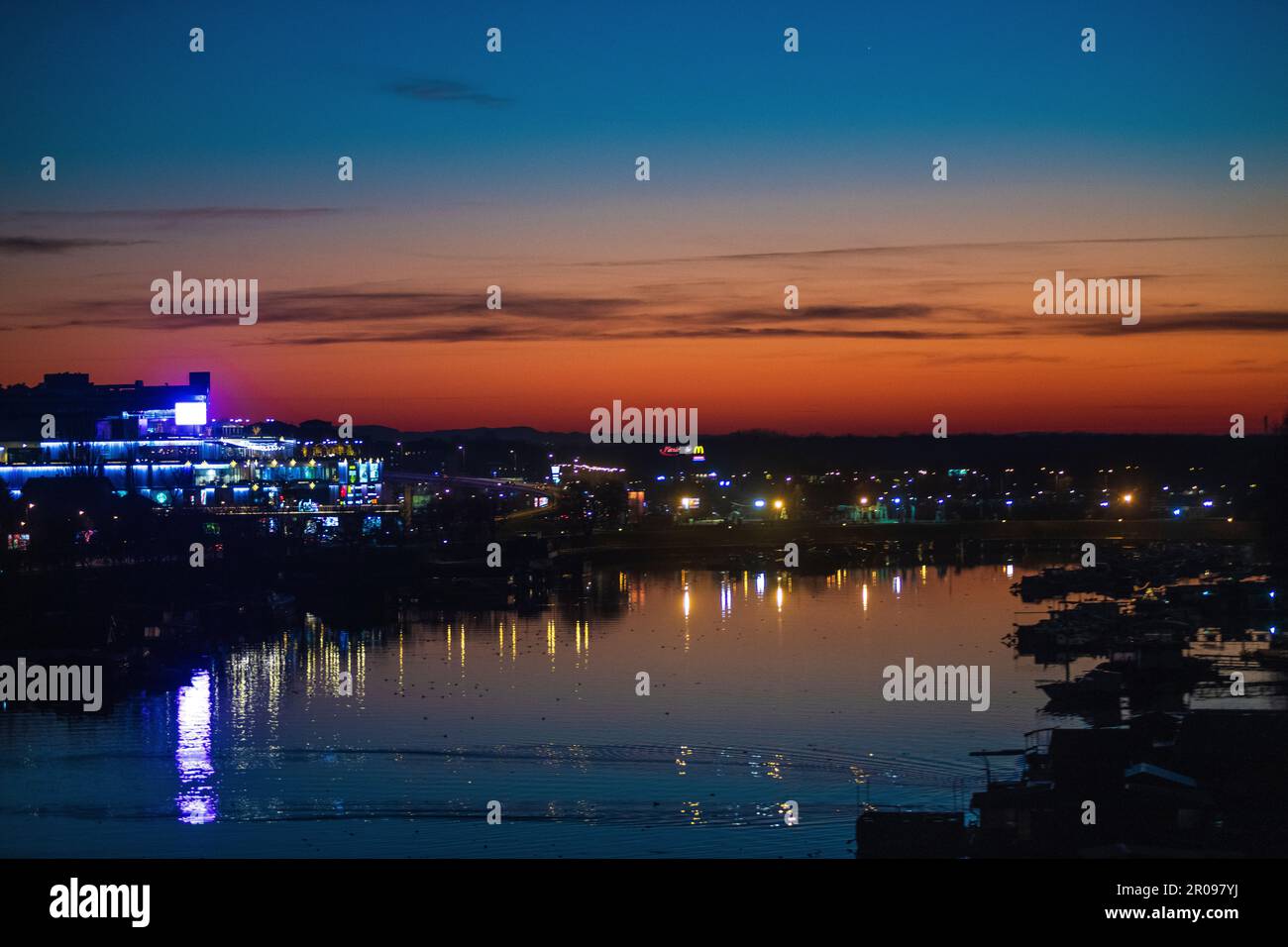 Sunset shore river hi-res stock photography and images - Alamy