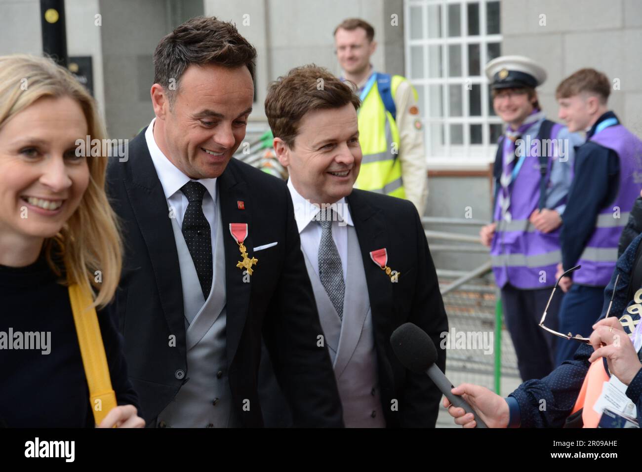 Ant & Dec arrive early for the coronation of King Charles III Stock ...