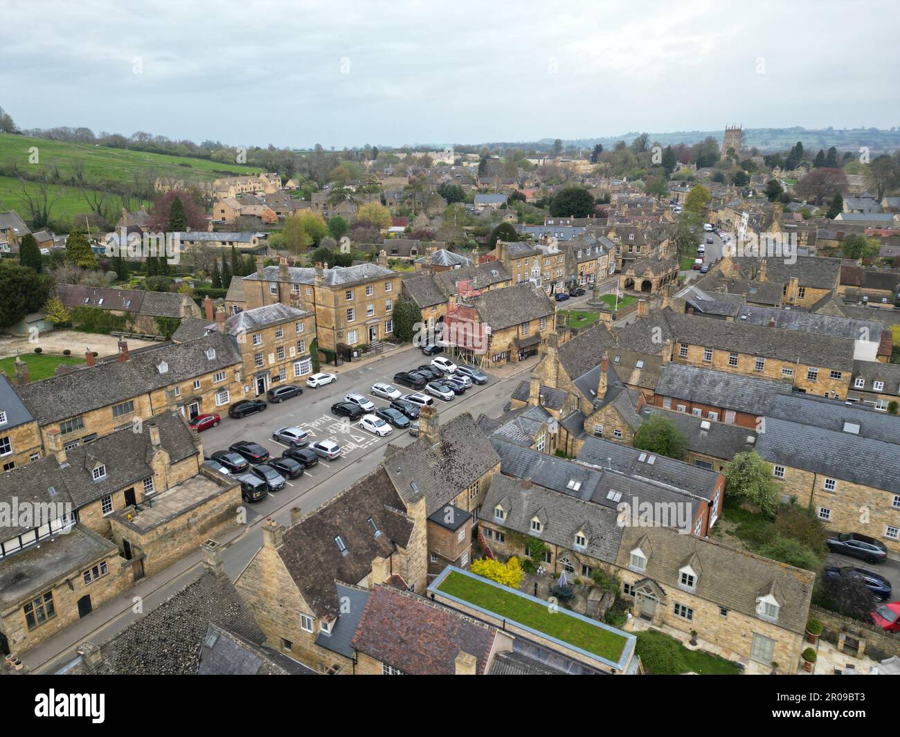 Quintessential cotswolds town hi-res stock photography and images - Alamy
