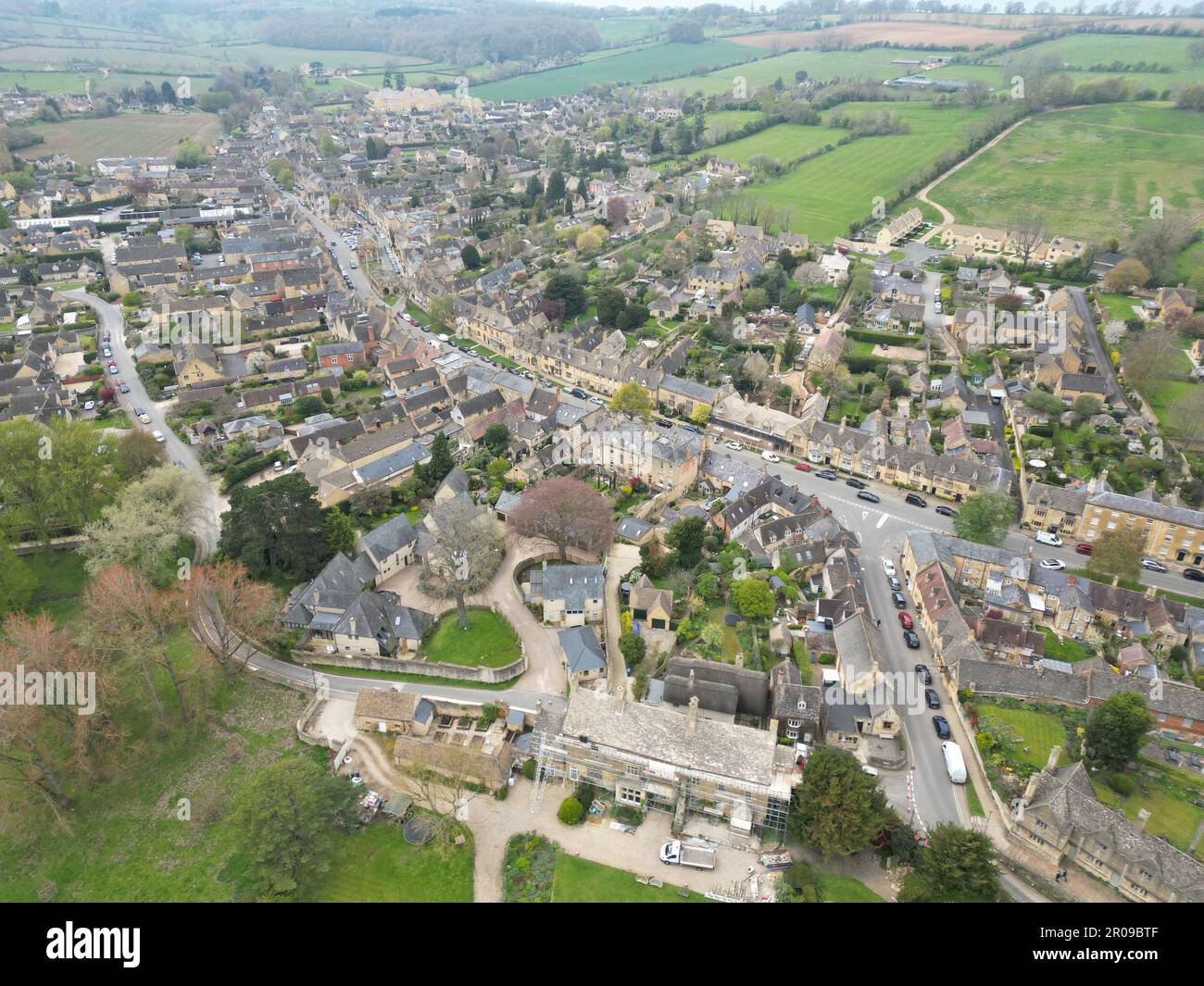 Quintessential cotswolds town hi-res stock photography and images - Alamy