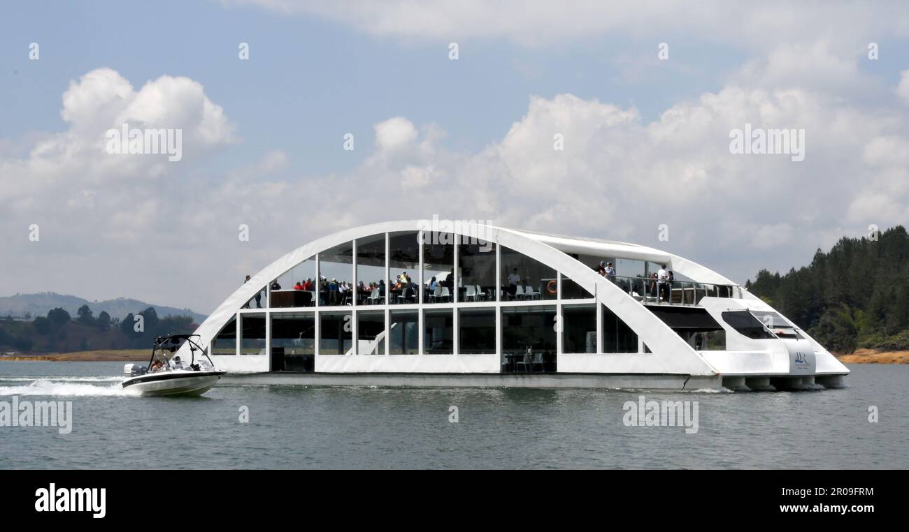 Embalse guatape hi-res stock photography and images - Alamy