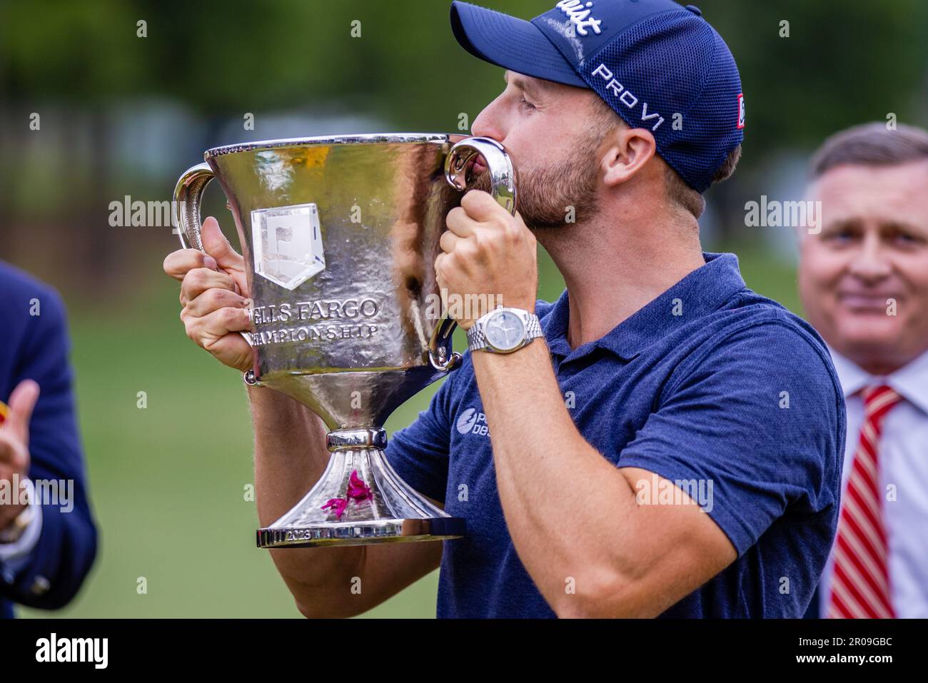 Charlotte, NC, USA. 7th May, 2023. Wyndham Clark kisses the Wells Fargo ...