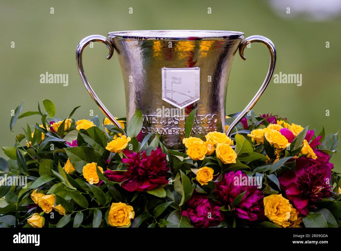 Wells fargo championship trophy hi-res stock photography and images - Alamy