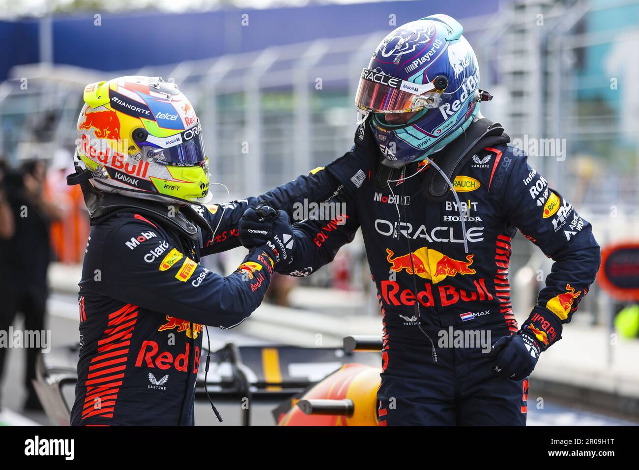 VERSTAPPEN Max (ned), Red Bull Racing RB19 being congratulated by PEREZ Sergio (mex), Red Bull ...