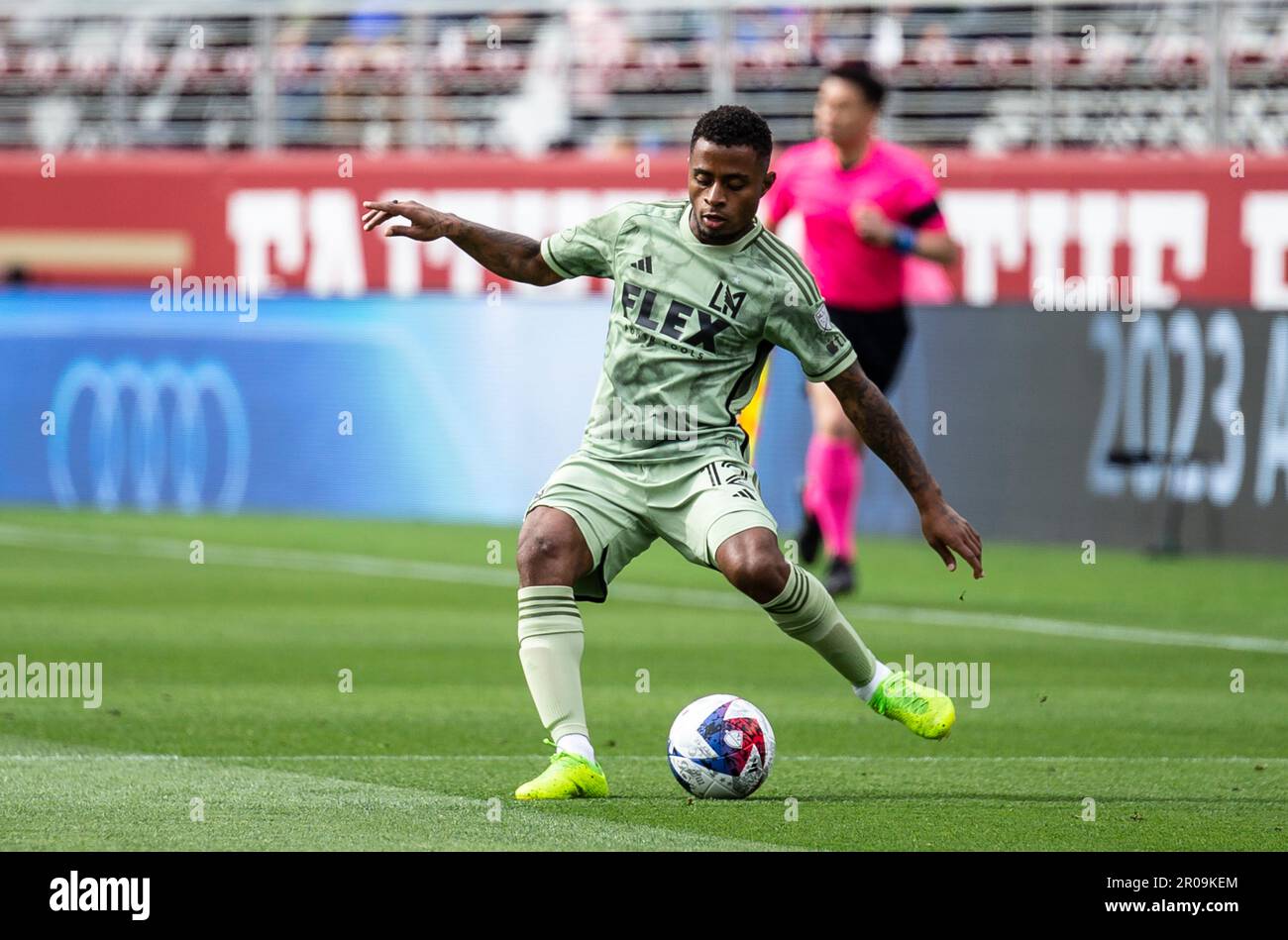 Los angeles defender diego palacios hi-res stock photography and images ...