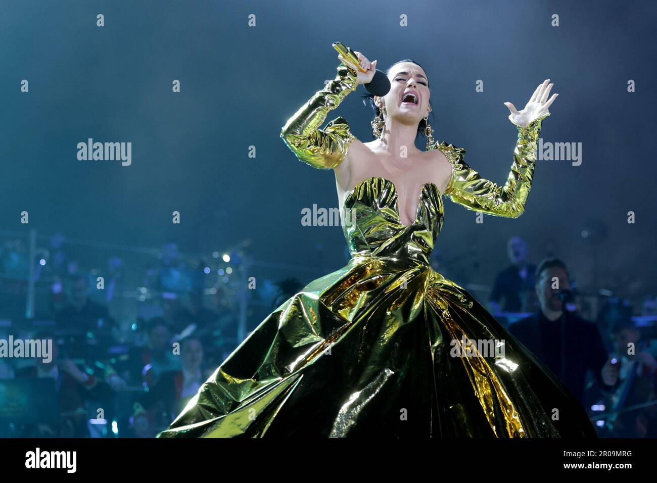 Katyperryperformingatthemuchmusicheadquartersin