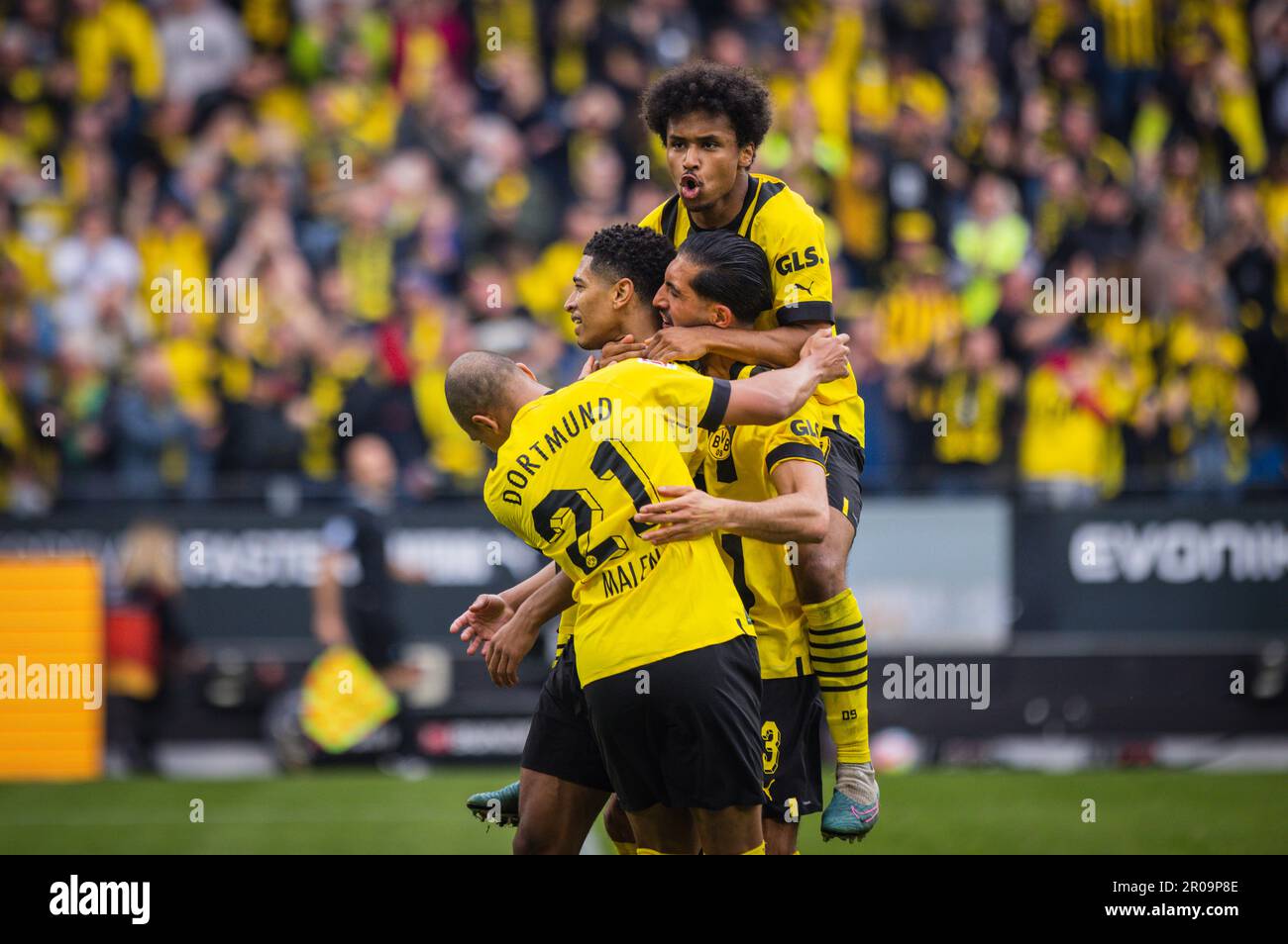 Dortmund, Germany. 07th Mai, 2023. Torjubel: Donyell Malen (BVB), Jude ...