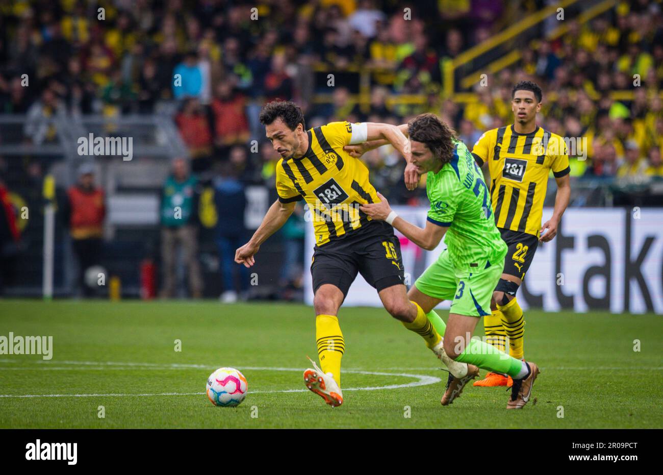 Borussia dortmund mats hummels jonas hi-res stock photography and ...