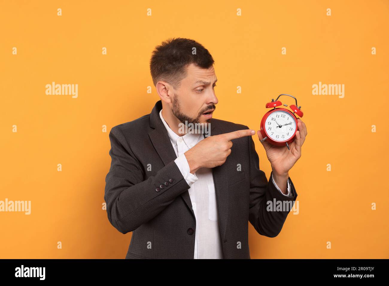 Time clock showing late tardiness hi-res stock photography and images ...