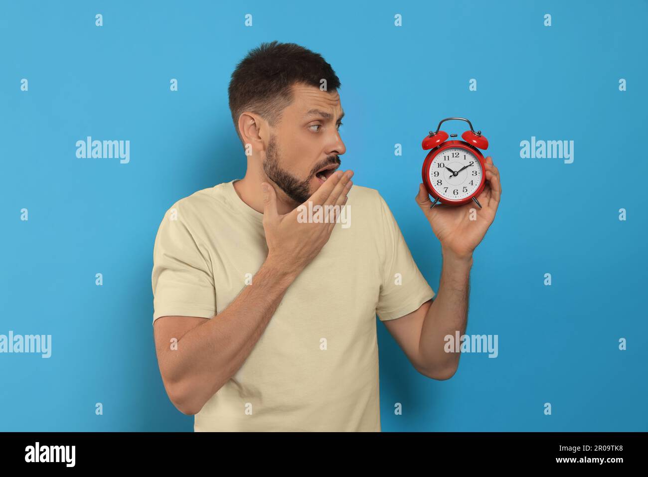 Time clock showing late tardiness hi-res stock photography and images ...
