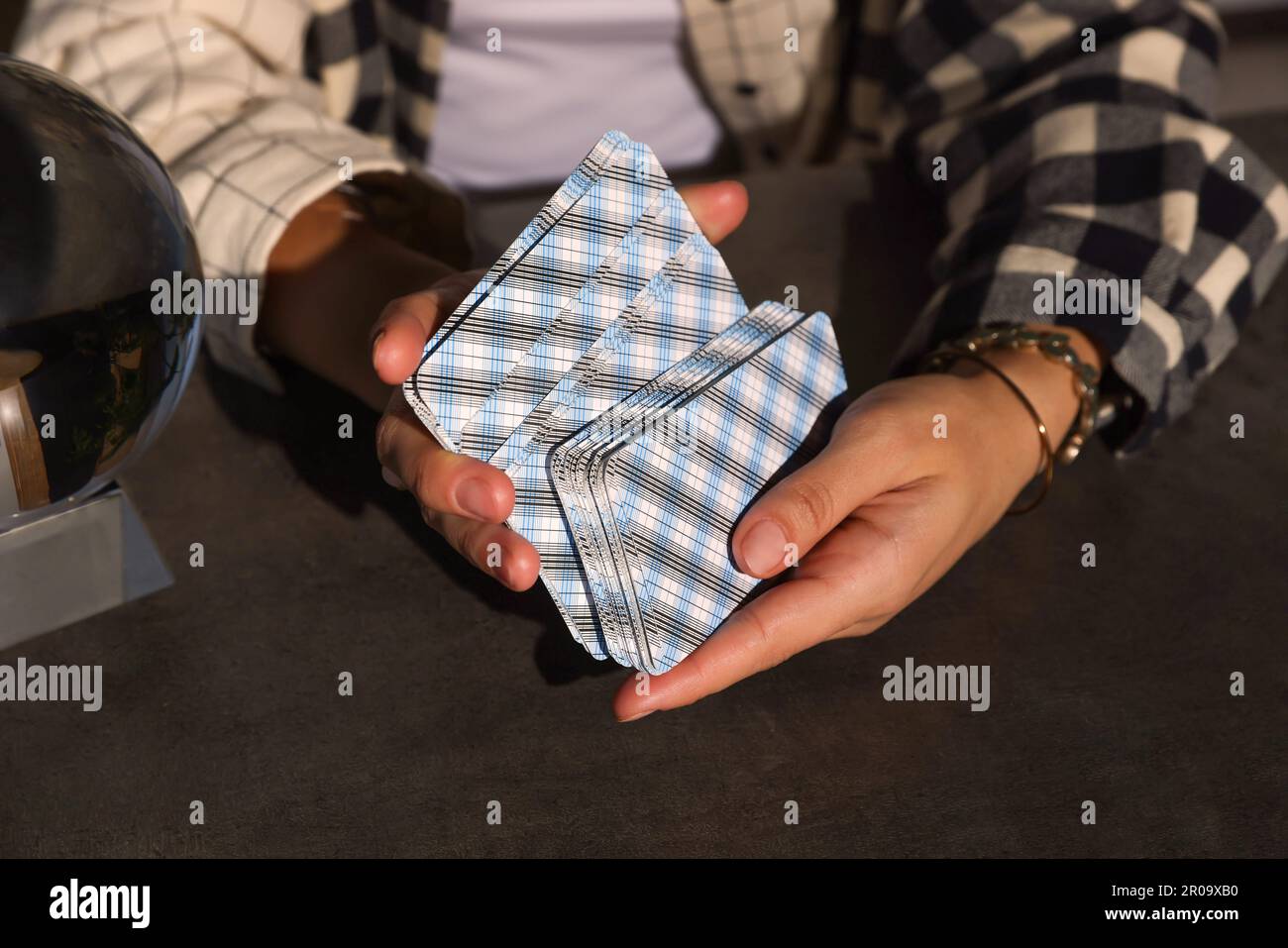 Hands female shuffling deck cards hi-res stock photography and images ...