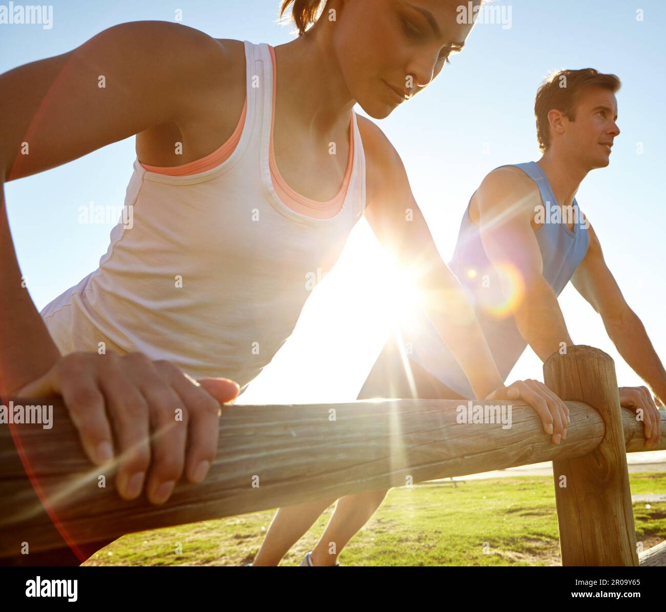 Man leaning against wooden fence hi-res stock photography and images ...