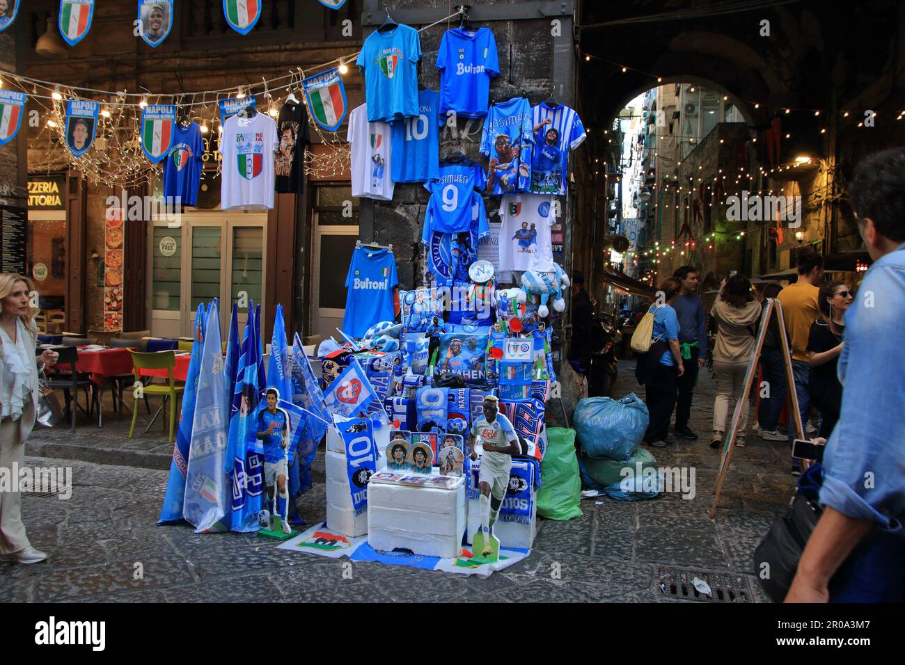 A tour in the historic center of Naples in the neighborhoods of ...