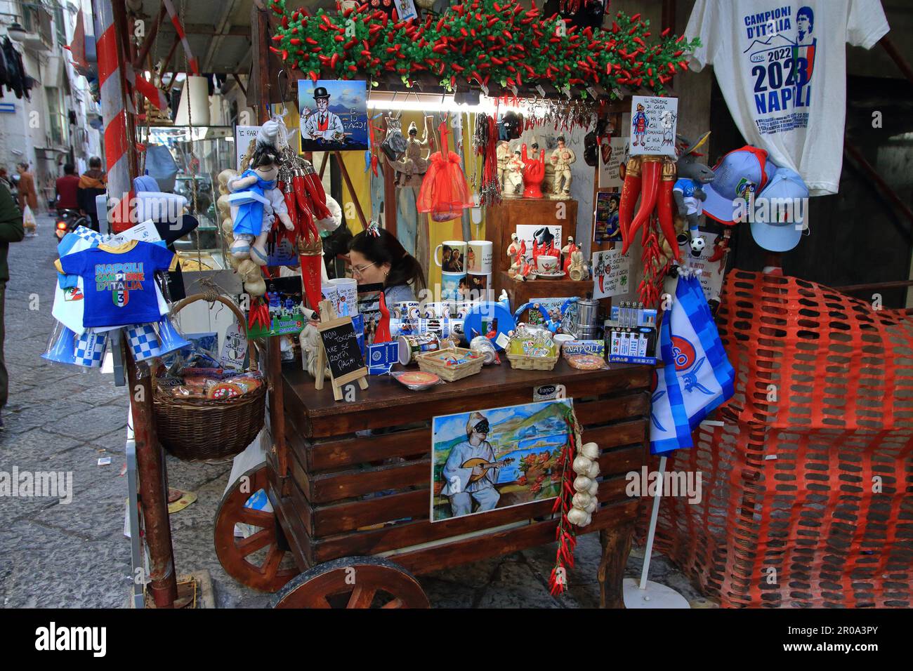 A tour in the historic center of Naples in the neighborhoods of ...