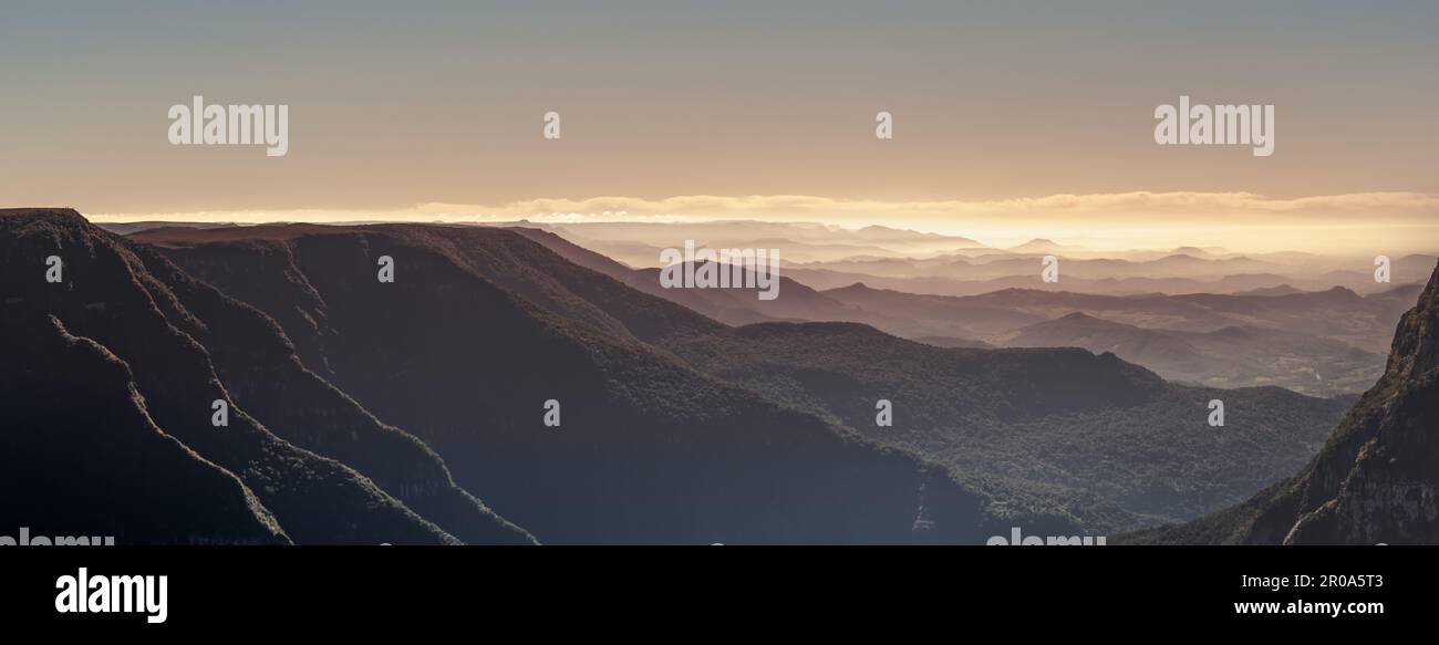 Montain panorama hi-res stock photography and images - Alamy